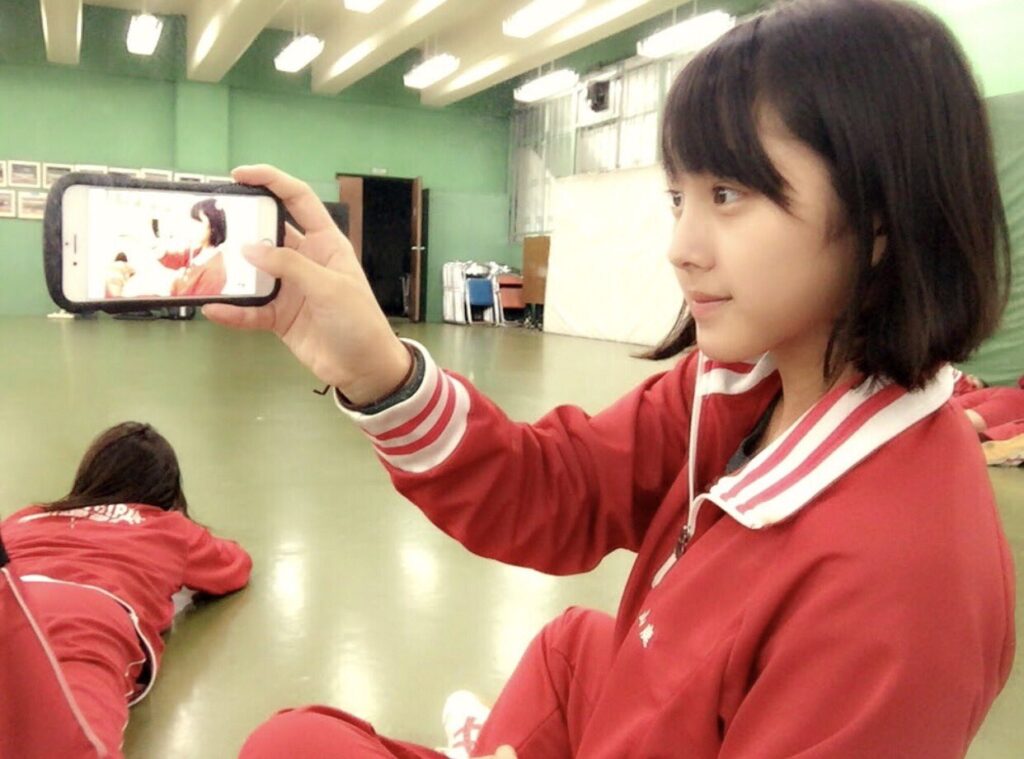 鹿の間(ユーチューバー)の学歴と経歴|出身は博多女子高校!大学や中学校の偏差値と学生時代のエピソード 芸能人の学歴や有名人の高校・大学情報